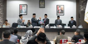 Ketua DPRA Pimpin Paripurna Bahas Raqan Pertanggungjawaban APBA Bersama ...
